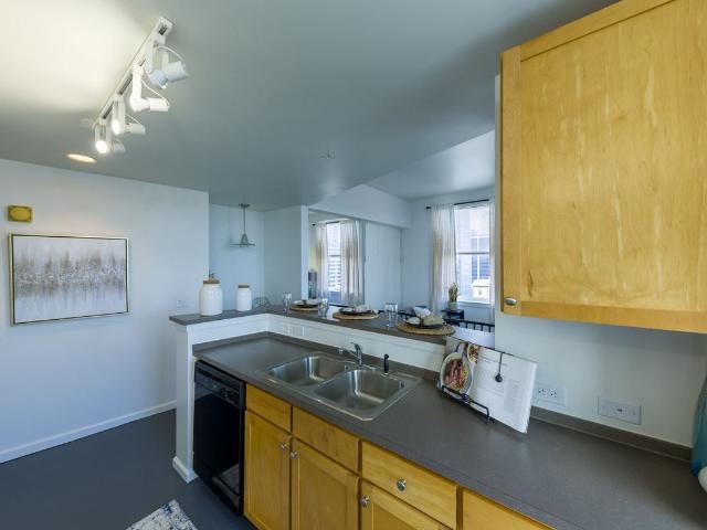 11 East Forsyth Apartments 2 Bedroom Apartment for Rent at 11 E Forsyth St, Jacksonville, FL 32202 Downtown Jacksonville
