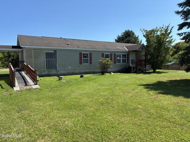 11 Easy St, Hoosick Falls, NY 12090