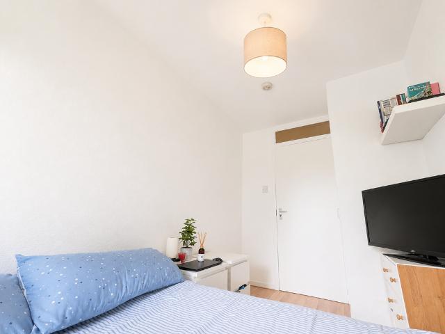 11 Ebenezer Mussel House – Room 2