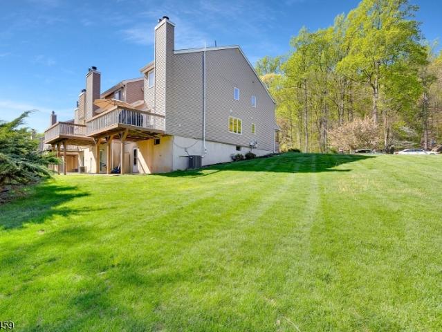 11 Edgefield Dr