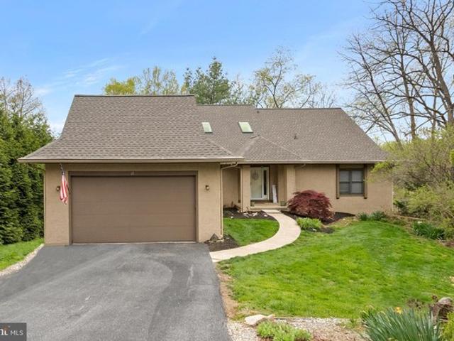 11 Edinburgh Ct, Newark, DE 19711