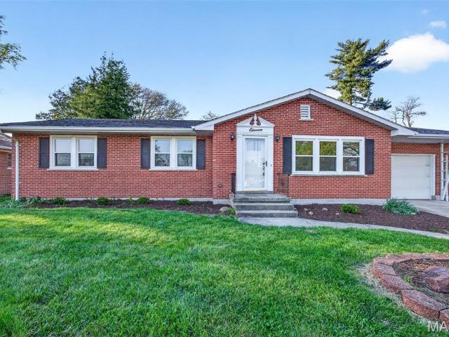 11 Elmwood Pl, St. Charles, MO 63301 | MLS #26018 | Compass