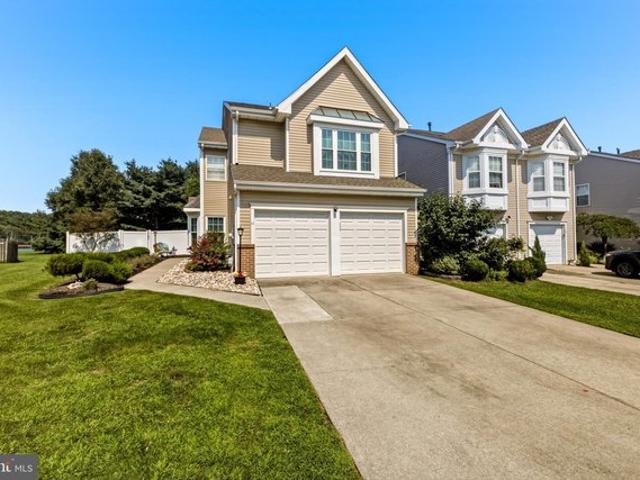 11 Elkington Dr, Mount Laurel, NJ 08054