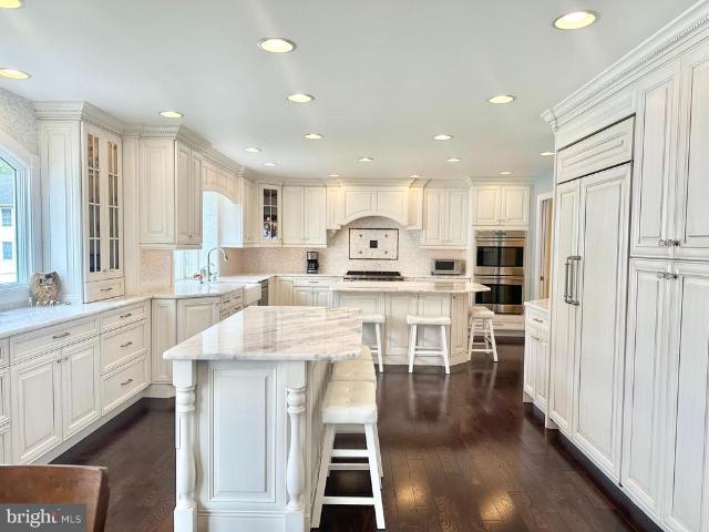 11 Equestrian Lane