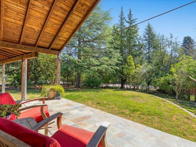 11 Eureka Canyon Road