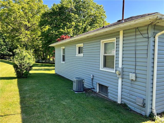 11 Evergreen Dr