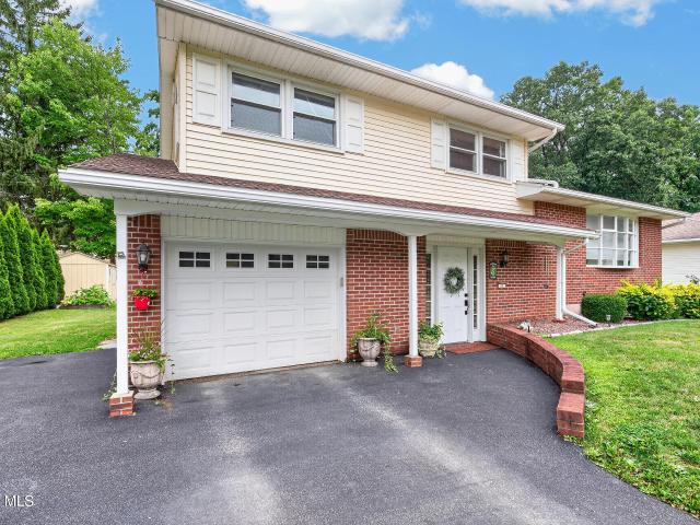11 Evergreen Drive