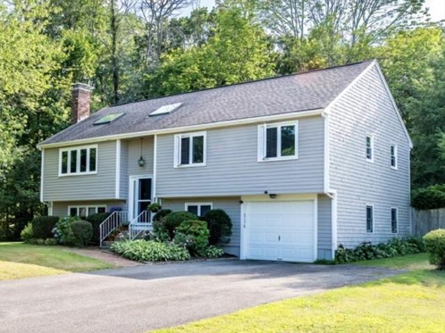 11 Fairview Ln, Weymouth, MA 02190