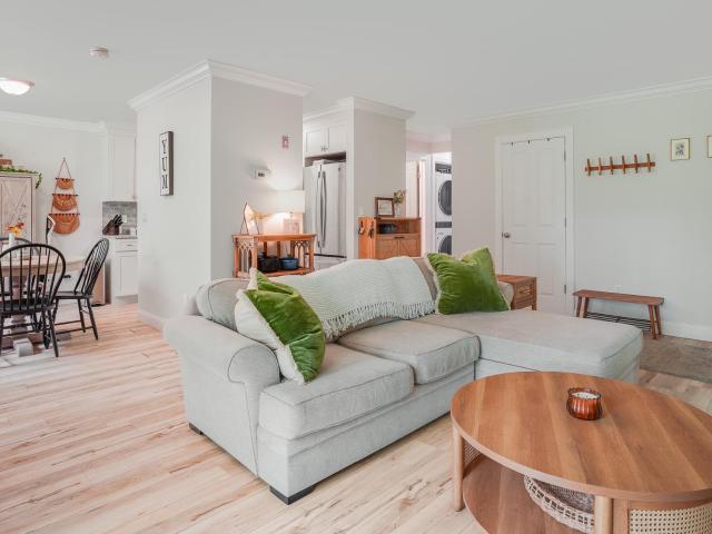 11 Field Court C