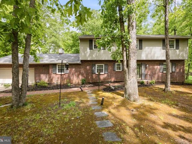 11 Forage Ln, Cherry Hill, NJ 08003