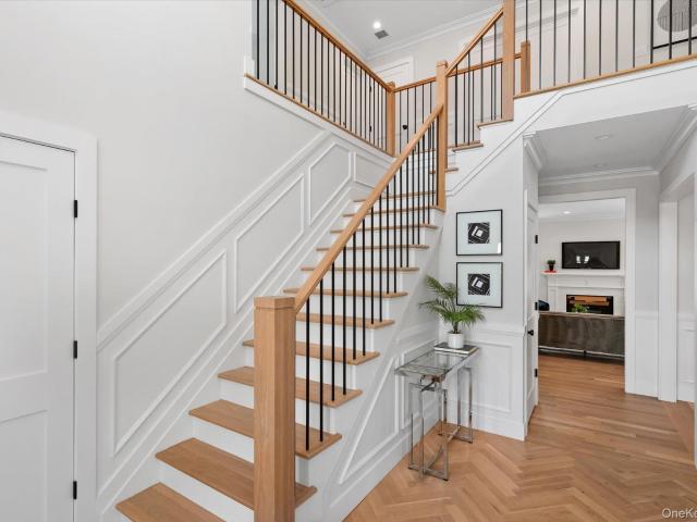11 Forest Lane