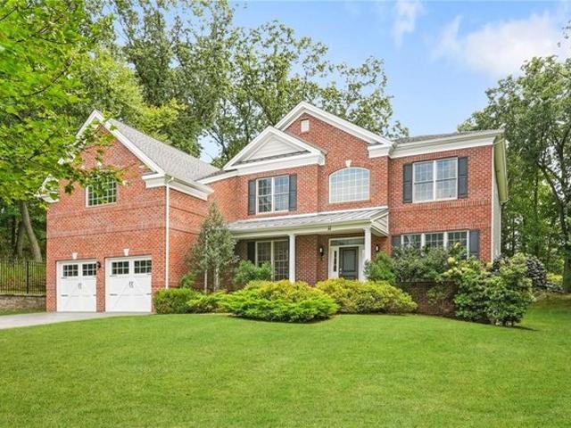 11 Fraydun Ln, Scarsdale, NY 10583
