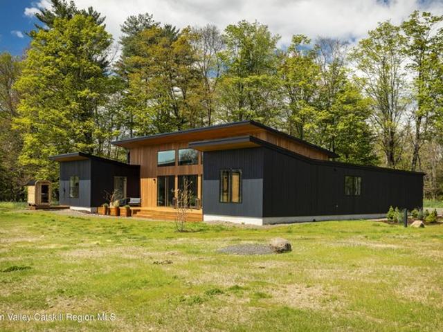 11 Franklin Ln, Accord, NY 12404