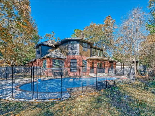 11 Gabled Pines Pl, The Woodlands, TX 77382 | MLS #22939 | Compass