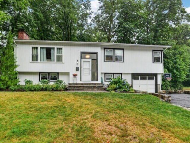 11 Geraldine Rd, Framingham, MA 01701