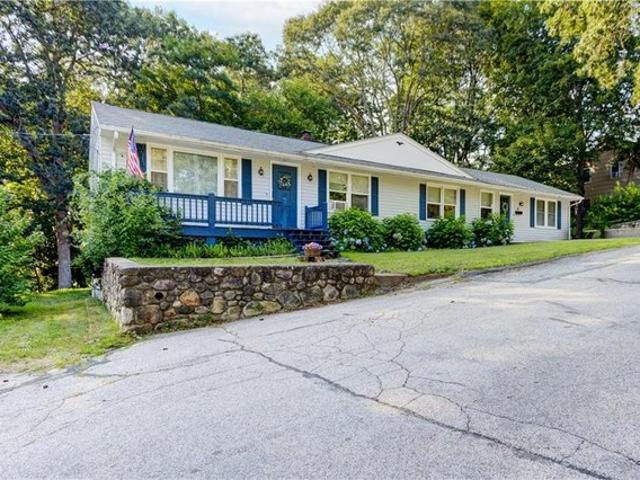 11 Golden Blvd, North Smithfield, RI 02896