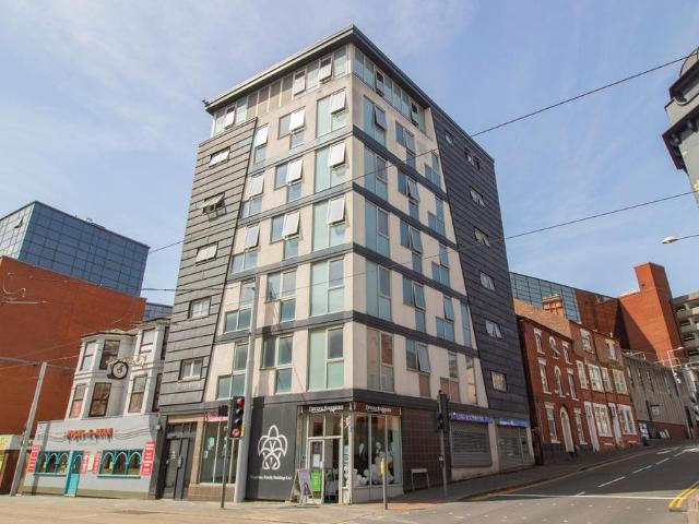 11 Goldsmith Street Flat 16, Royal. 3 bed flat to rent £1,625 pcm £375 pw