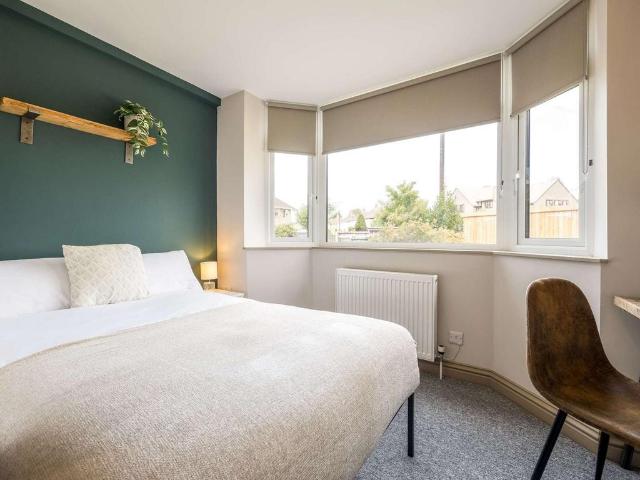 11 Glebelands, Headington OX3 Property to rent £1,075 pcm £248 pw