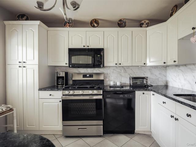 11 Glen Hollow Drive D46