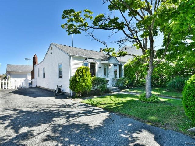 11 Glenda Drive
