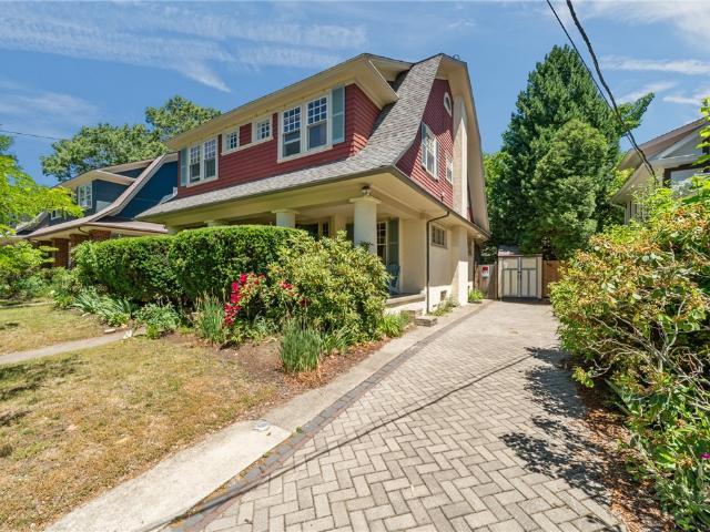 11 Grotto Avenue