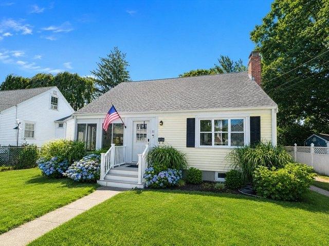 11 Grace Rd, Quincy, MA 02169