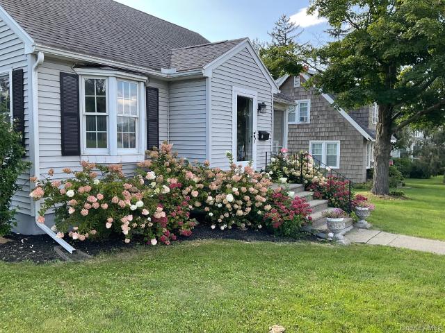 11 Greenport Parkway