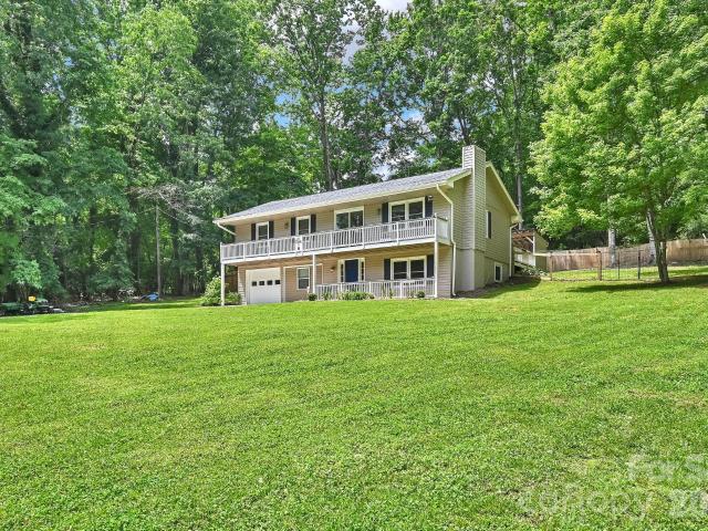 11 Greenwood Acres Drive
