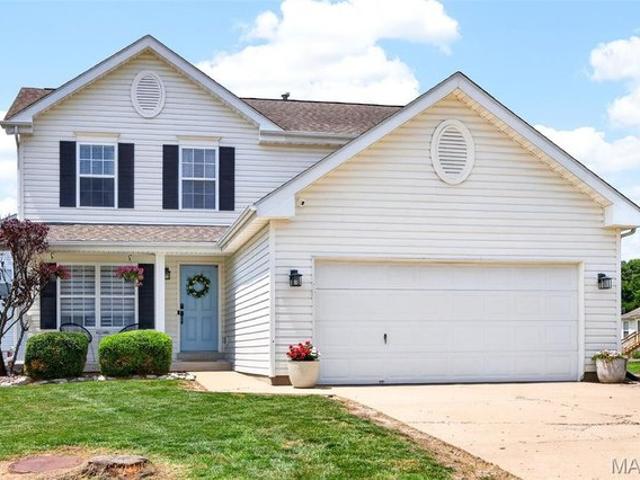 11 Hampshire Ct, Lake Saint Louis, MO 63367