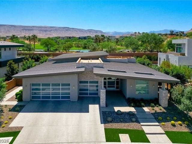 11 Hawkeye Ln, Las Vegas, NV 89135