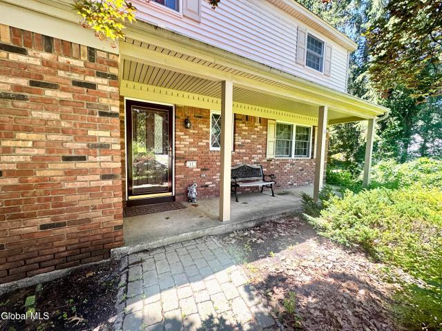 11 Hearthside Drive