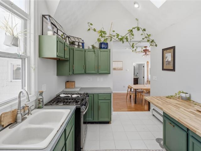 11 Heights Ave, Warwick, RI 02889 | MLS #1410