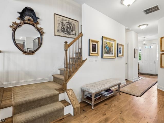 11 Hickory Ct