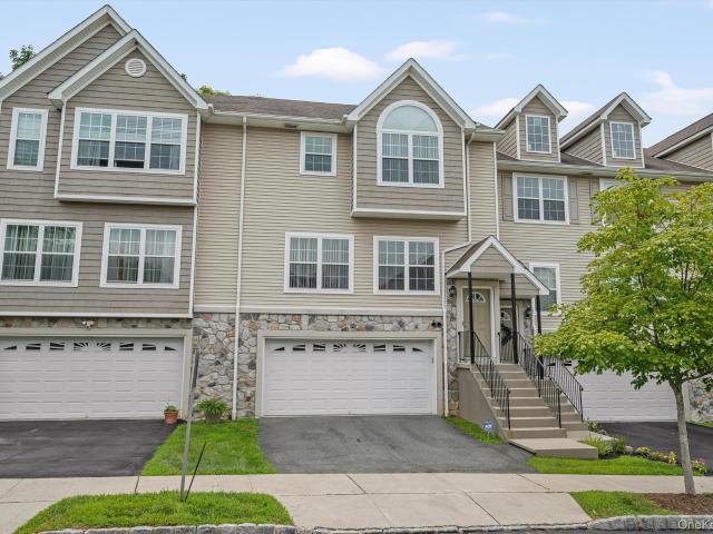 11 Hidden Creek Boulevard