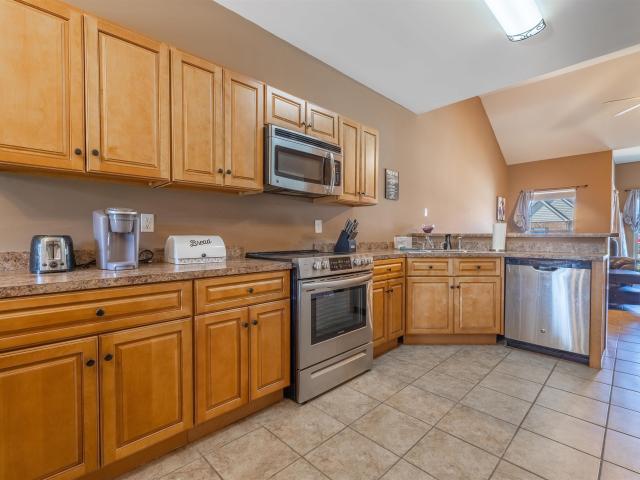 11 Highland View Lane