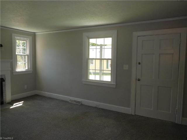 11 Hilton Drive