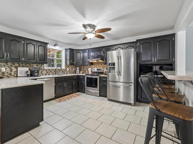 11 Hillside Drive