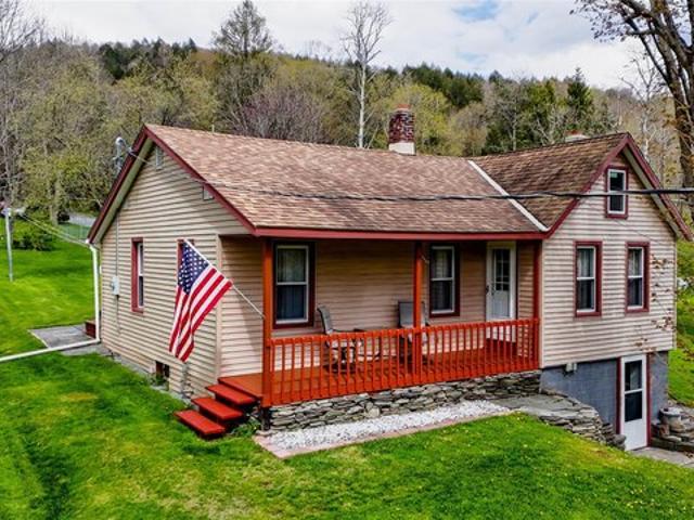 11 Hood Rd, Roscoe, NY 12776