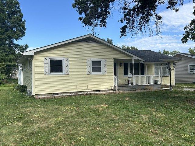 11 Holiday Ter, Centralia, IL 62801