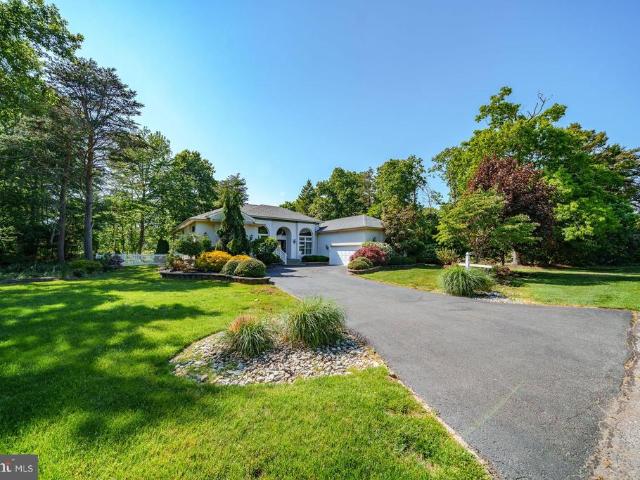 11 Holly Knoll Drive