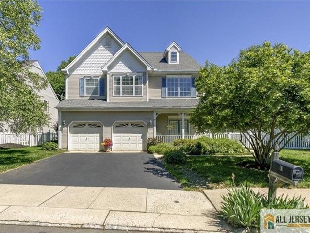 11 Holohan Dr, Plainsboro, NJ 08536