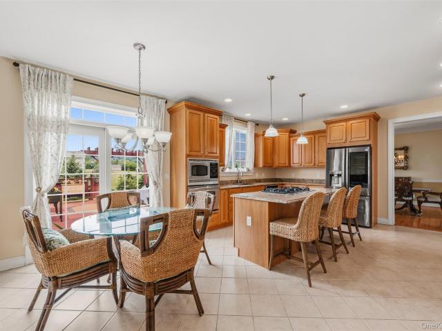 11 Hopeview Court