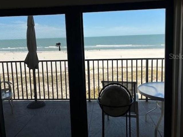 11 Idlewild St #402, Clearwater Beach, FL 33767