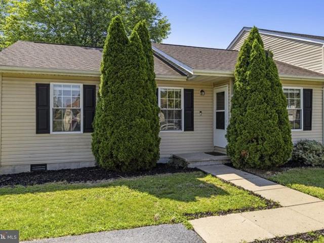 11 Idyllwood Dr, Inwood, WV 25428