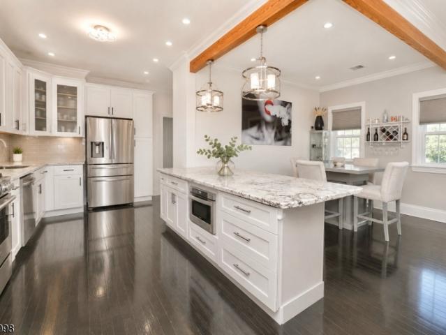 11 Insley Ave