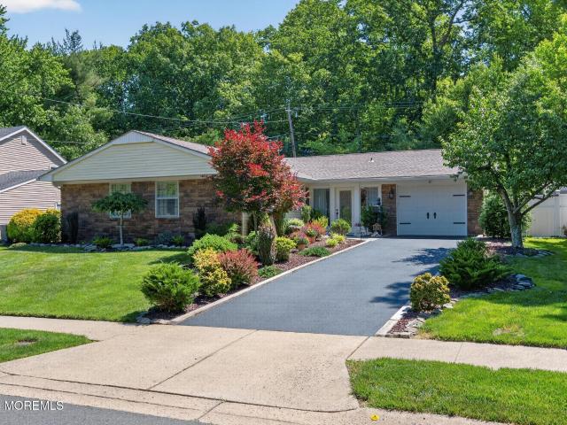 11 Inwood Place