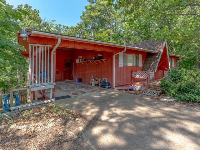 11 Iroquois Drive