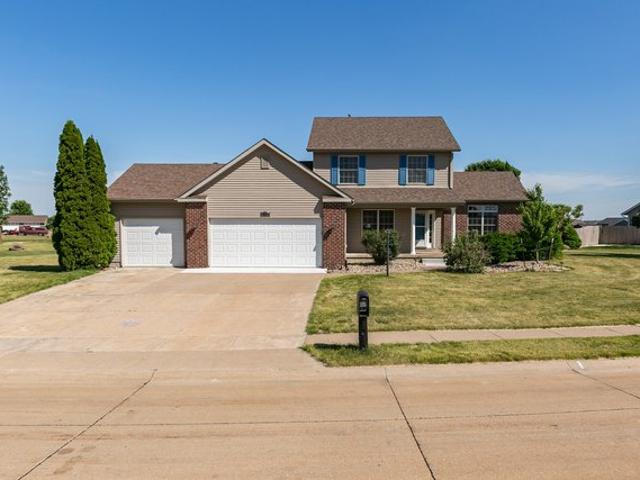 11 Jacob Dr, Eldridge, IA 52748