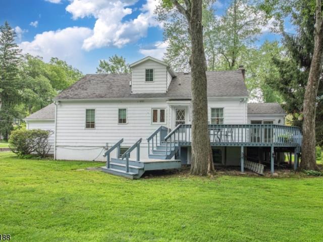 11 Jay Rd