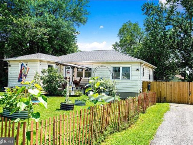 11 Jefferson Ave, Cockeysville, MD 21030